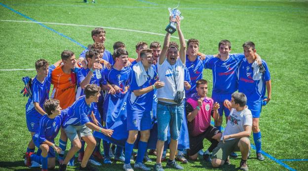 Andoain: El equipo B16 de la SD Euskalduna se hizo con la copa de la ... Andoain: El equipo B16 de la SD Euskalduna se hizo con la copa de la ...