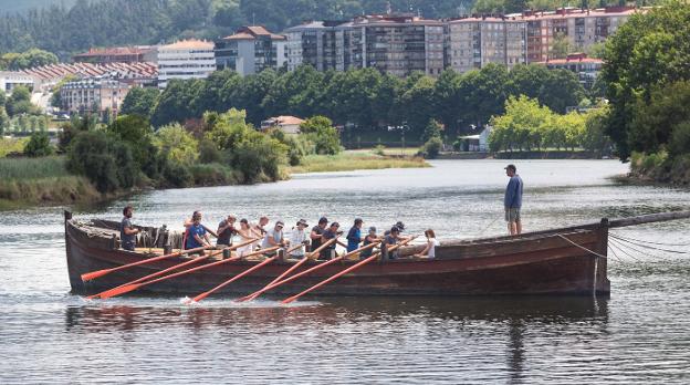 Irun: El patache de Elkano Itsas Herria echa el ancla en el pantalán de ...